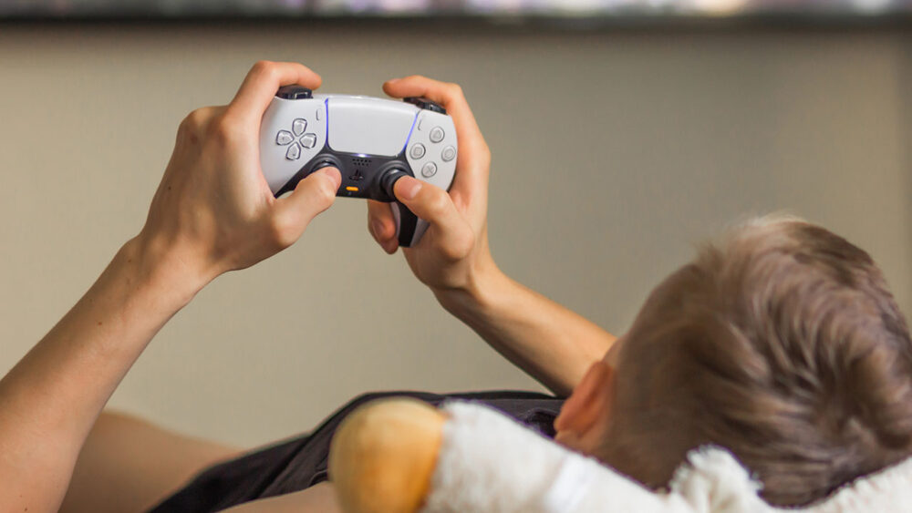 Why the PlayStation DualSense Wireless Controller Feels Different — and ...